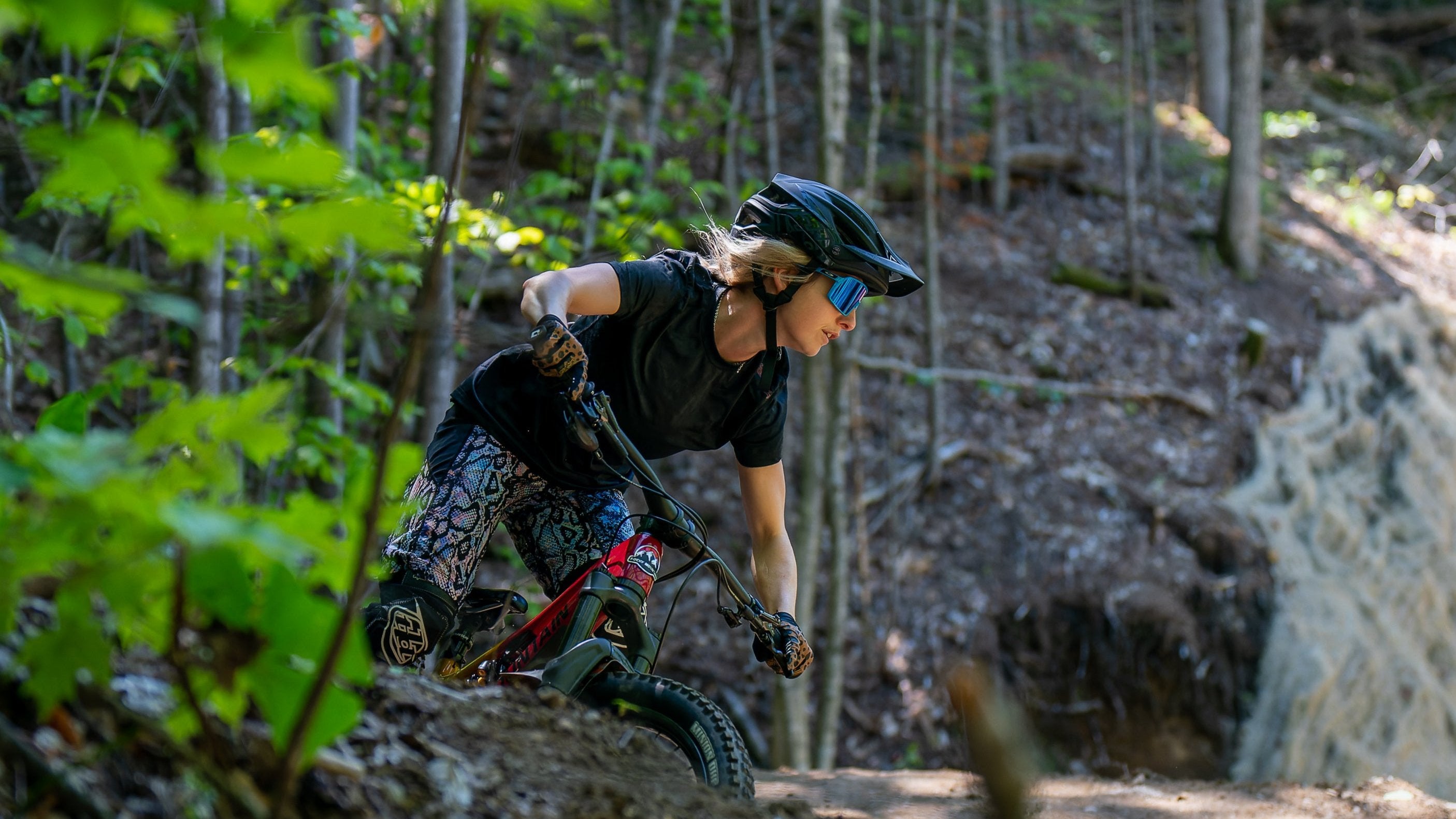 Casques de vélo pour femme, homme et enfant | Epic Bike Store